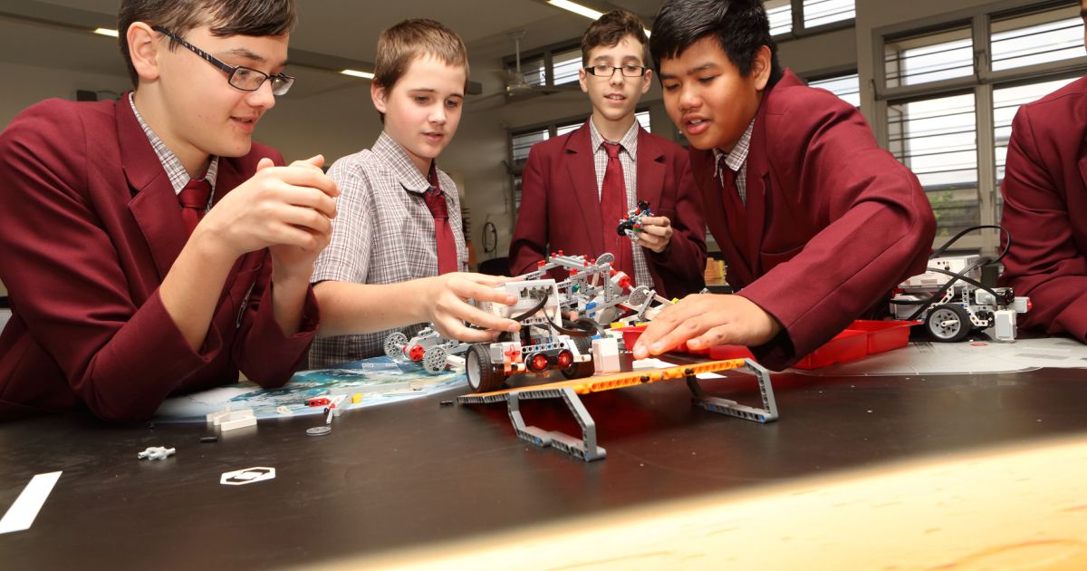 Communicate effectively: Robotics social clubs | inclusionED
